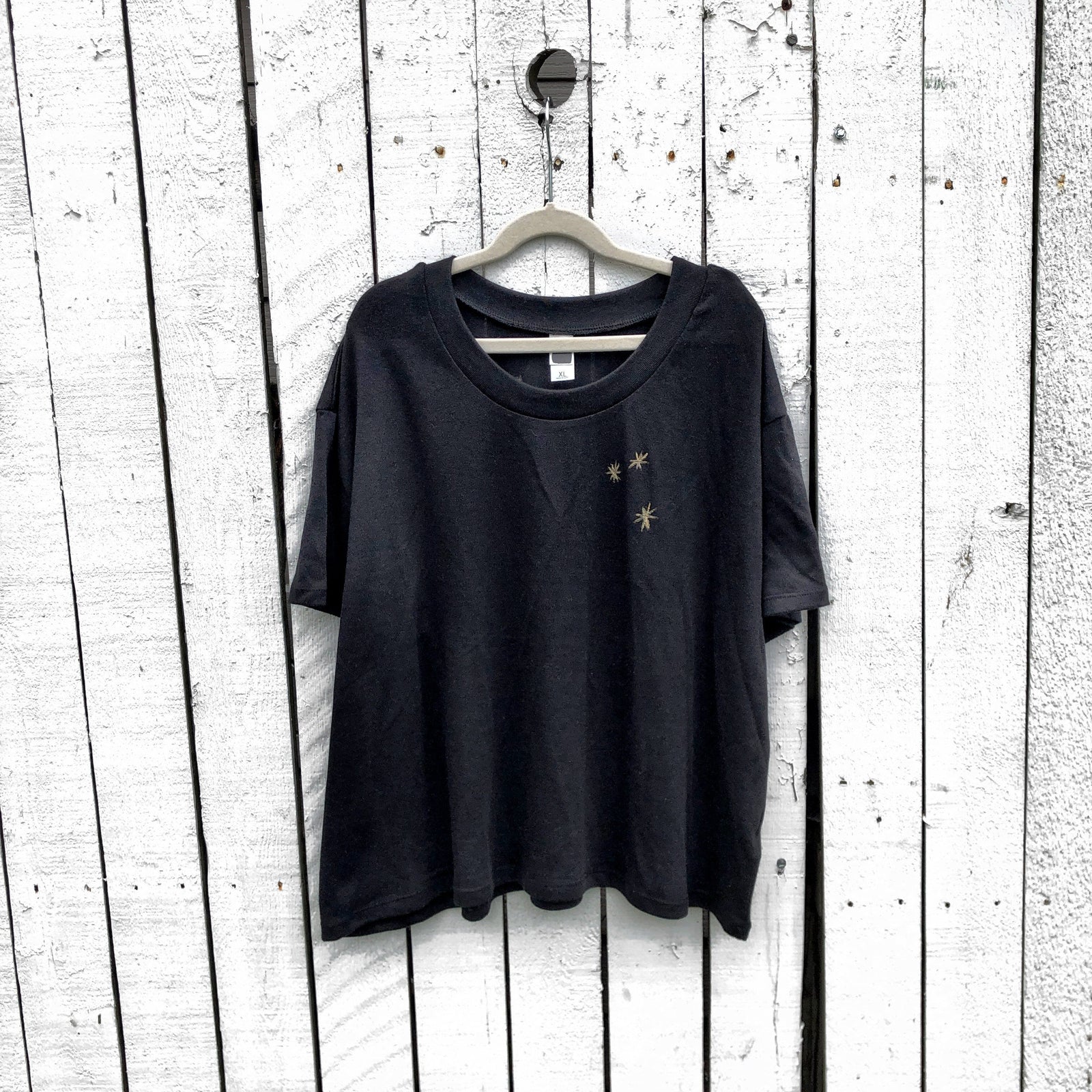 'METALLIC HOT MESS' T SHIRT